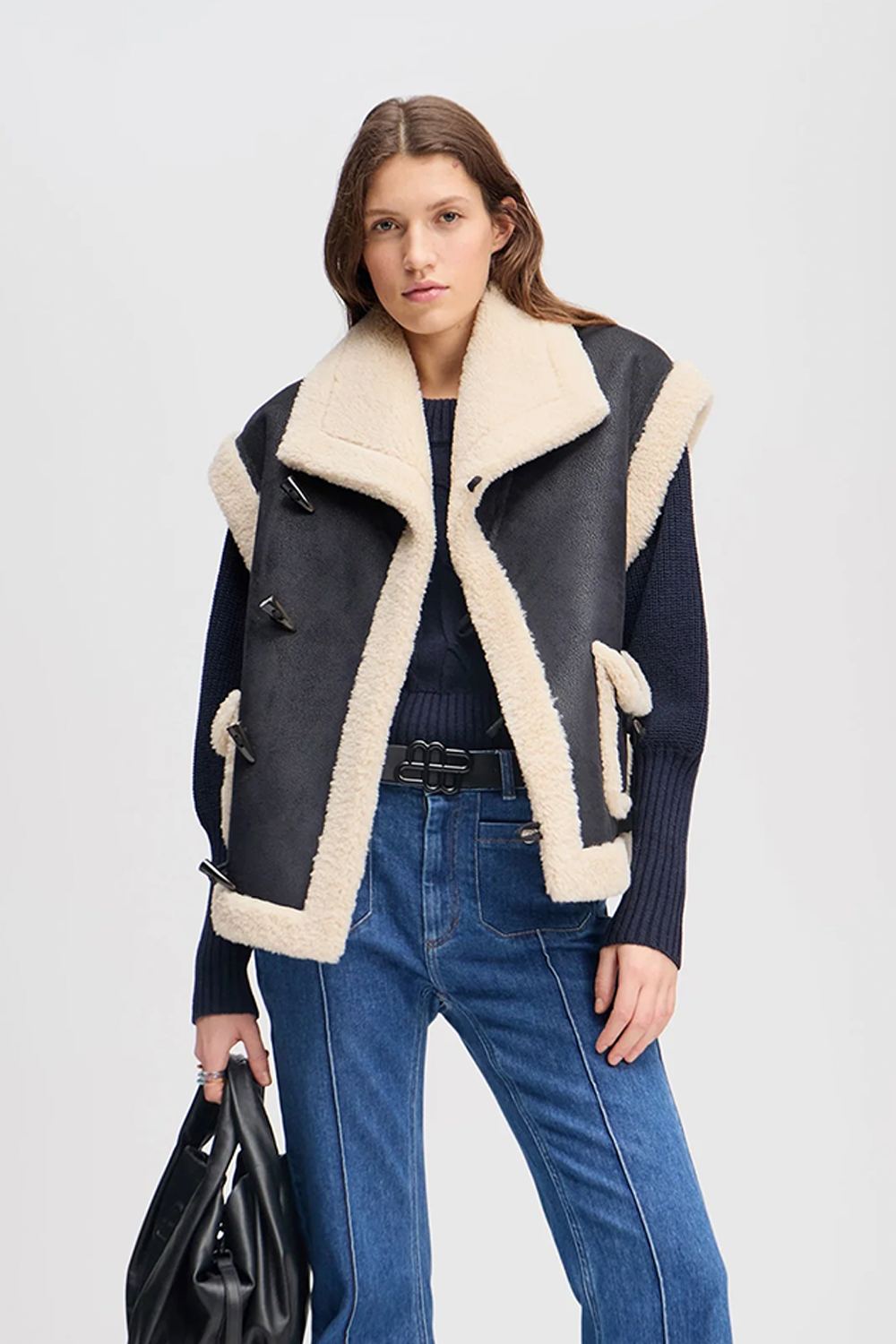 Munthe - Lurple Vest - Sort vest i imiteret læder med for